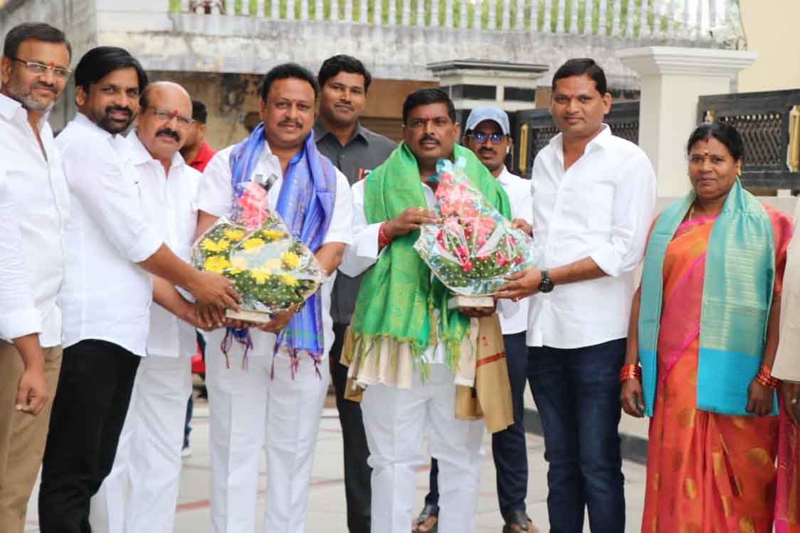 పటాన్ చెరు వ్యవసాయ మార్కెట్ కమిటీ చైర్మన్ గా బాయికాడి విజయ్ కుమార్ ...